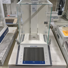 Mettler Toledo XP205DR DeltaRange Analytical Balance
