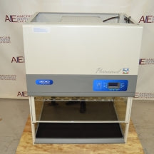 Labconco Ductless Enclosure model 6963300 - 2864Q HOOD