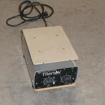 Flow Laboratories Titertek 4" x 6" microplate shaker - 4846C SHAKER